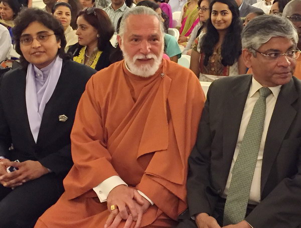 India Embraces Awake - Yogoda Satsanga Society of India
